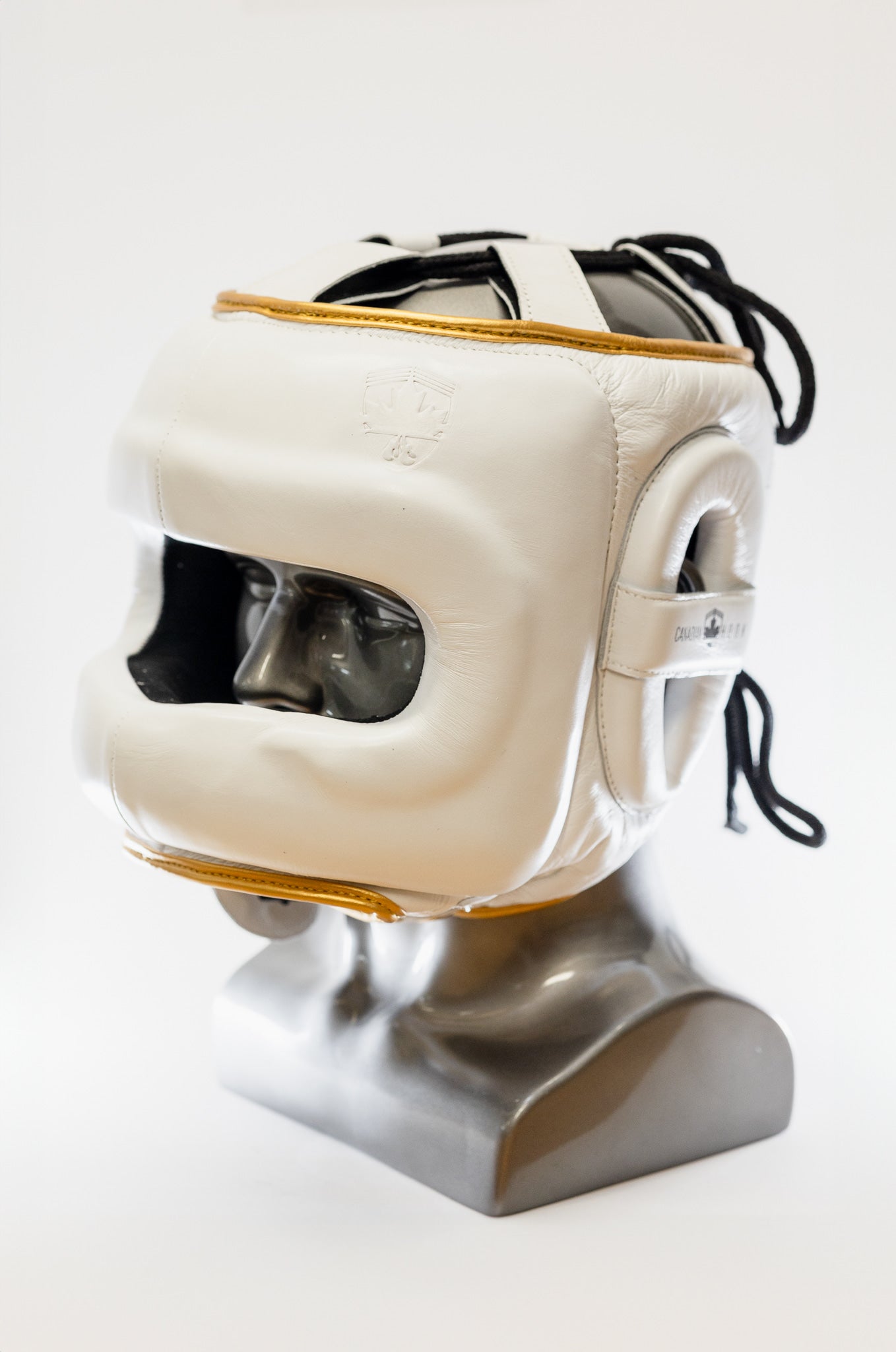 H90 SPARRING HEAD GUARD- WHITE/GOLD – Canadian Hook